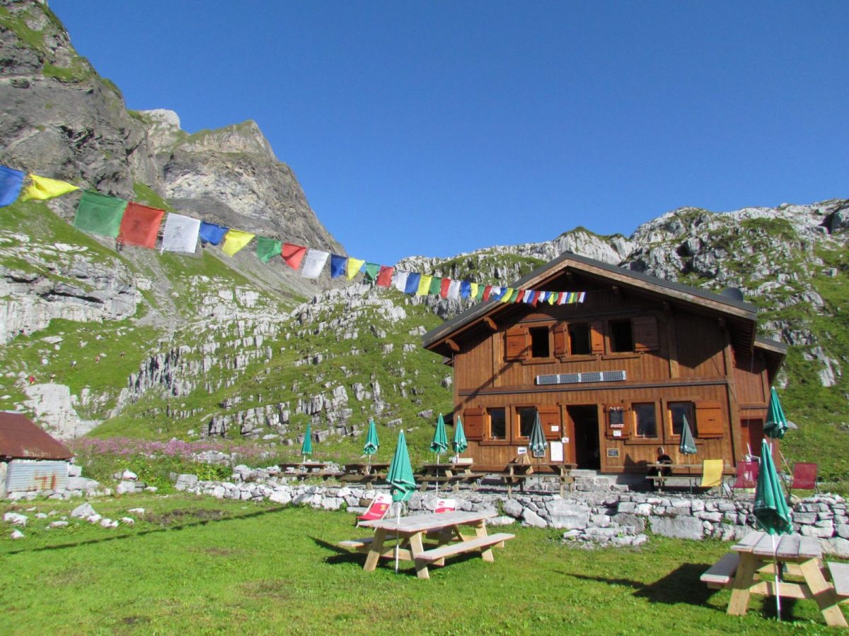 Hiking itinerary: Refuge and Vogealle lake - Morillon Verchaix Sixt-Fer ...